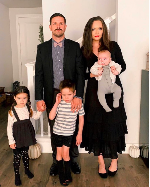 HALLOWEEN FAMILY COSTUME IDEAS - Katie Did What HALLOWEEN FAMILY COSTUME IDEAS - Katie Did What